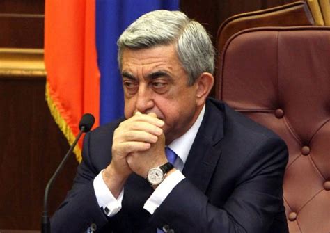 Սերժ Սարգսյանը կրկին չպատասխանեց լրագրողների հարցերին Տեսանյութ