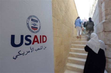 ترامب يوقف صرف جميع المنح والقروض الفيدرالية Cnn الاقتصادية
