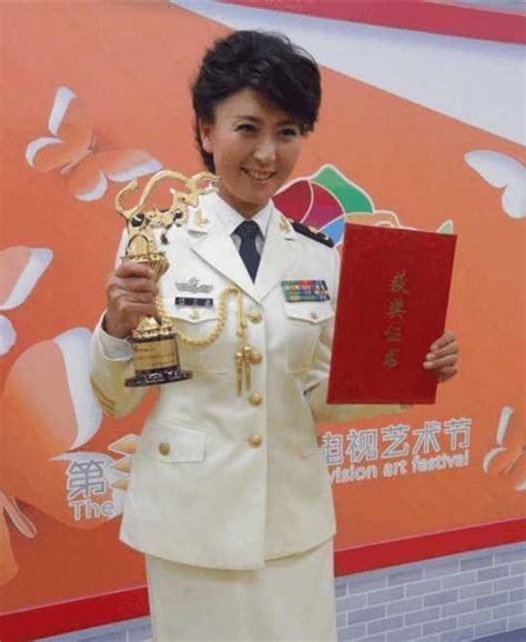 国家一级演员，亲手拔掉父亲的呼吸器，甚至把赵本山气得直跺脚闫学晶