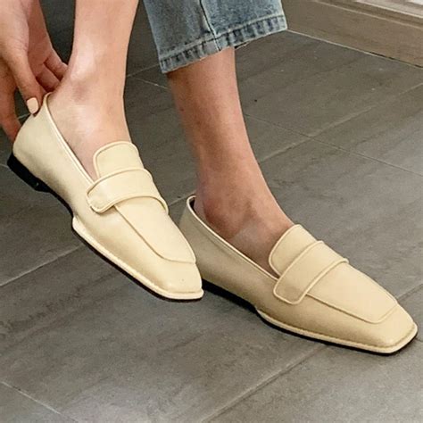 고운신 스퀘어 발편한 푹신한 쿠션 발볼넓은 여성 페니 로퍼