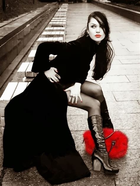 Beautiful Colorful Pictures And Gifs Sensual Erotic Red Color Splash