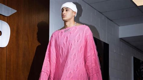 Kyle Kuzmas Stylist Doesnt Regret The Pink Oversized Sweater The