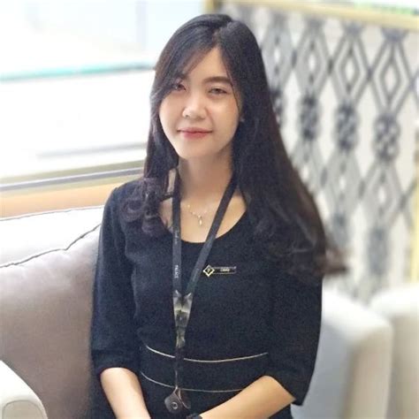 Cindy Putri Jewellery Consultant Pt Central Mega Kencana Linkedin