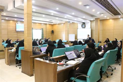 برگزاری کارگاه آموزشی ابعاد خودمراقبتی ویژه کارشناسان آموزش و ارتقای سلامت معاونت بهداشتی