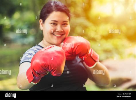 Dicke Frau Vintage Fotos Und Bildmaterial In Hoher Auflösung Alamy