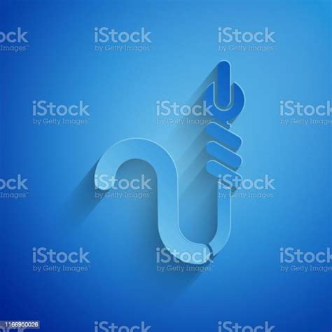剪紙釣魚鉤和蠕蟲圖示孤立在藍色背景漁具紙藝術風格向量插圖向量圖形及更多器材圖片 器材 室外 形狀 Istock