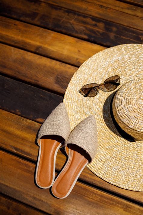 Chaussures Dété Les Must Haves Pour La Plage Et La Piscine Mes Habits Chéris