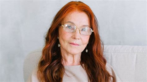Qué color de cabello te hace ver la piel más blanca 5 tintes que