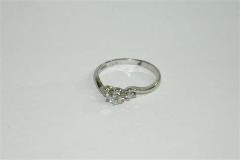 半田店 貴金属 指輪 ファッションリング 結婚指輪 婚約指輪 エンゲージリング プラチナ900 Pt900 白金 ダイヤモンド 0315ct