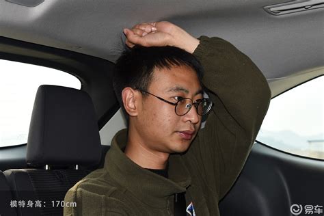 【汉兰达双擎 25l 四驱精英版 7座空间图片 汽车图片大全】 易车
