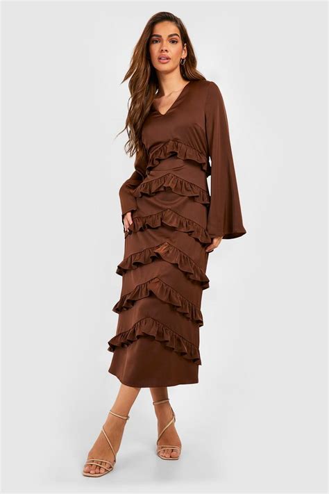 Gestuftes Chiffon Midikleid Mit Rüschen Boohoo De