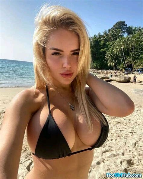Hot Blonde Beach Selfie Zelana