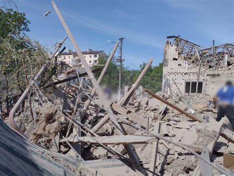 На Херсонщині внаслідок ворожого обстрілу загинула жінка Читайте на
