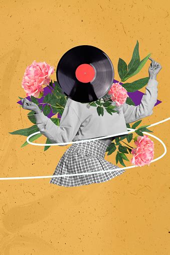 수직 콜라주 그림 일러스트 블랙 화이트 효과 머리가없는 비닐 여자 부드러움 복고풍 모란 꽃 낙서 베이지 색 배경 강렬하고 밝은 색상에 대한 스톡 사진 및 기타 이미지