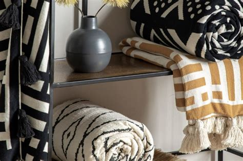 Stylish Cotton Knitted Throw With Tassel Design Meton 1700 X 1300mm