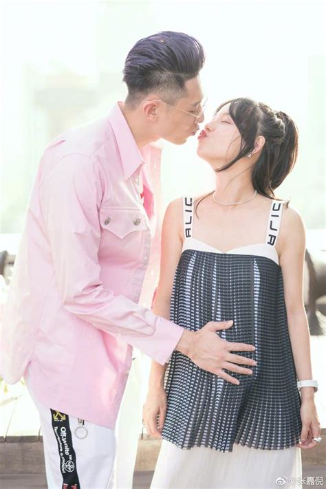 張嘉倪老公曬結婚照，上面的結婚日期原來還有這含義！ 每日頭條