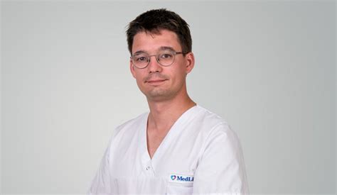 Medicibuni Dr Victor Nimirceag Oncolog Medlife „pacientul Vine