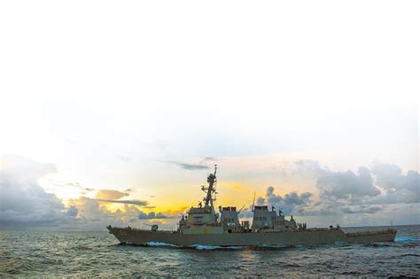 批未經允許擅入領海 行徑挑釁予以警告驅離！美艦再闖西沙 陸嗆恐引不測 焦點新聞 旺報