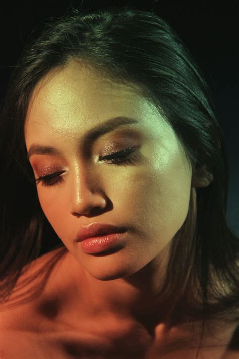 Femme Seins Nus Photo Image Gratuite De Portrait Sur Unsplash