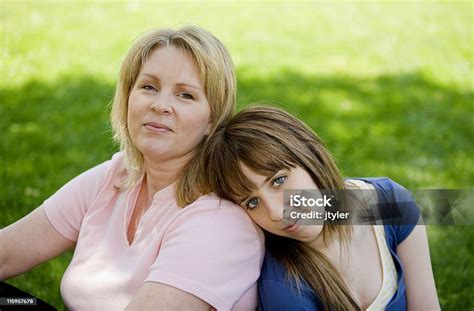 Stock Fotografie Matka A Dcera Stáhnout Obrázek Nyní 40 Až 49 Let Adolescence Pojem