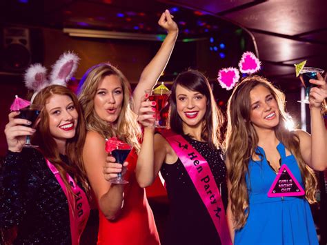 Hens Party Ideas If Strippers Arent Your Thing Modern Wedding