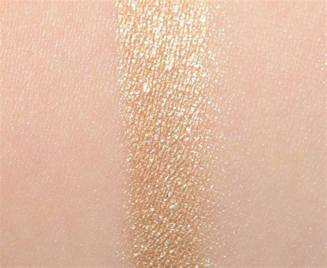 MAC Retrospeck Eyeshadow Review Swatches MAC Retrospeck Eyeshadow Review Swatches