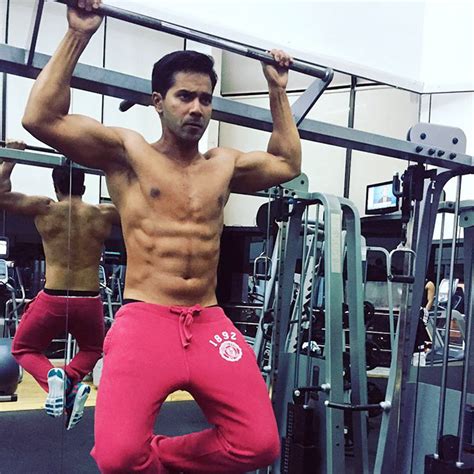 Varun Dhawan Flaunts His Six Pack Abs Movies