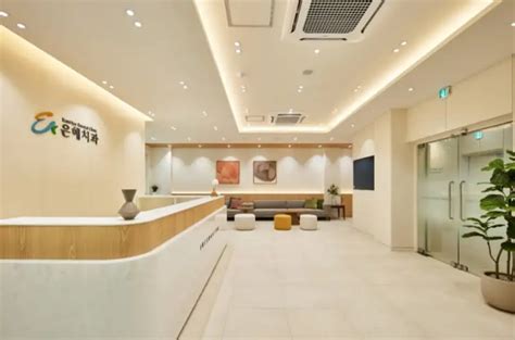 화이트and우드톤 모던한 100평 치과인테리어 의정부 의정부동