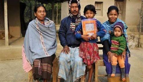 Viral News या ठिकाणी वडील करतात मुलीशी लग्न मायलेकी एकत्र करतात