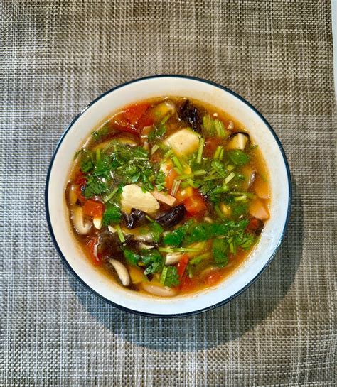 纯素食）酸辣汤的做法步骤图，怎么做好吃】朵儿 下厨房