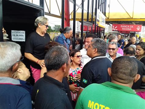 Servidores do Detran PI em greve impedem entrada de usuários em