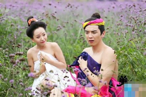 古裝劇中花海中的戀人，唐嫣趙麗穎古力娜扎哪一對最唯美？ Ifuun