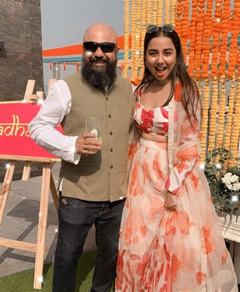 Pin By Mostlysane On Prajakta Koli Mostlysane Girl Photo Poses Girl Photos Poses