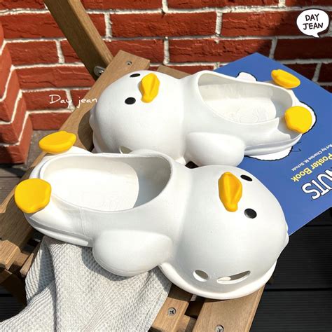 언니가 알려주는 꿀팁 세상 귀욤뽀짝한 오리 꽥꽥 슬리퍼 🐤🧡 오리가 왜 거기있냐고 ㅠㅠ걸을때마다 Facebook