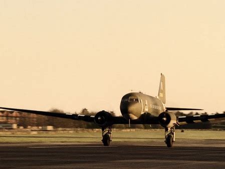 绝对不能错过兄弟连高清晰壁纸 兄弟连 高清晰 壁纸 LCD 显示器 中关村在线