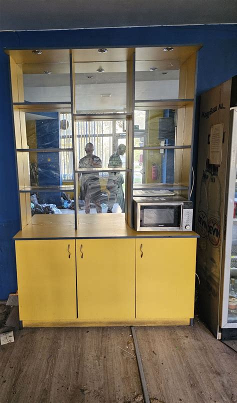 Шкаф за заведение гр Перник Изток • Olx Bg