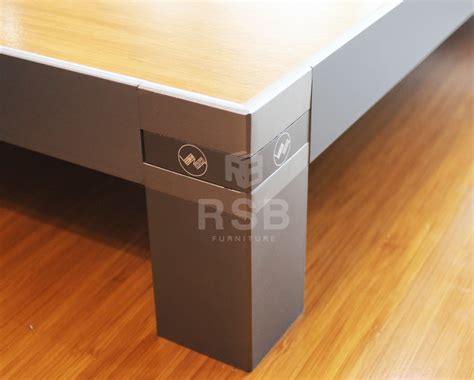 โต๊ะทำงานตัวแอล โต๊ะผู้บริหาร ขอบปิดด้วย เหล็กแผ่น ขาเหล็ก ขนาด 200 X 180 Cm รหัส 2976 โต๊ะ