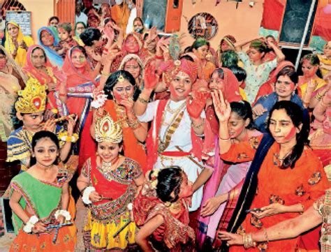 Devotees Visit At The Festival Of Sri Krishna Rukmini Marriage फाग