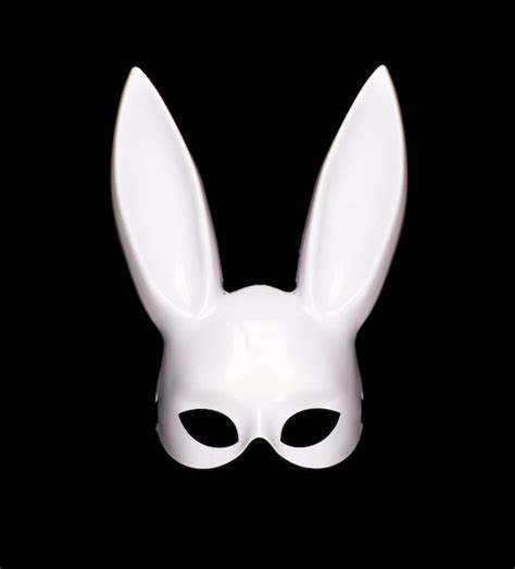 Máscara Blanca Orejas De Conejo Foto Premium