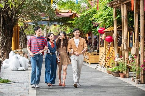 Vietnamese People The Local History Culture And Beauty