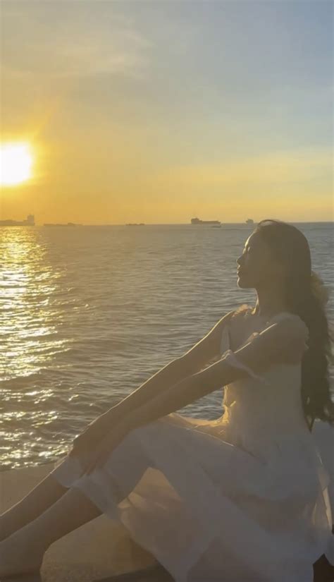 13 Giây Tả Thực Nhan Sắc Của ái Nữ Nhà Mc Quyền Linh Lọ Lem Ngắm Hoàng Hôn Cư Dân Mạng Ngắm Lọ Lem