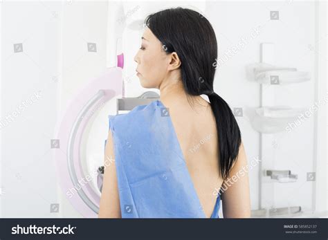 Woman Undergoing Mammogram X Ray Test Stock Photo Shutterstock