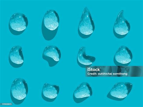 햇빛 반사가 있는 물방울과 그림자 세트 청록색 배경에 투명한 빗방울의 다양한 개체 그룹에 대한 스톡 사진 및 기타 이미지 개체 그룹 그림자 기포 Istock