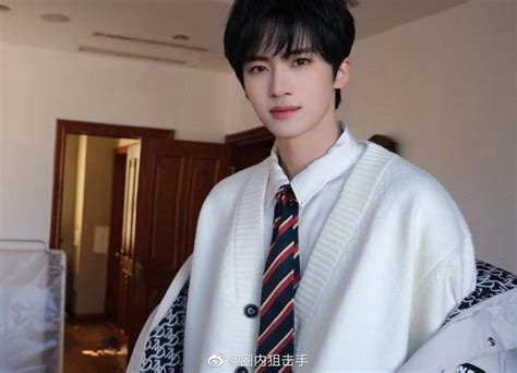 闫桉真的回来了又可以看到帅哥闫桉了这颜值谁不爱呀