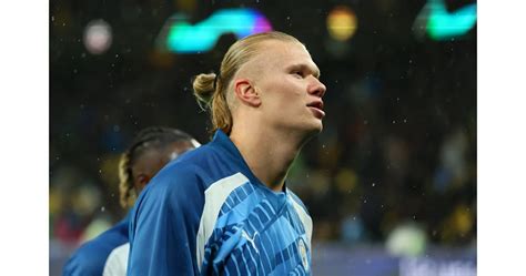 Холанд иска да плати пътуването на фенове на бивш свой тим за решаващ бараж