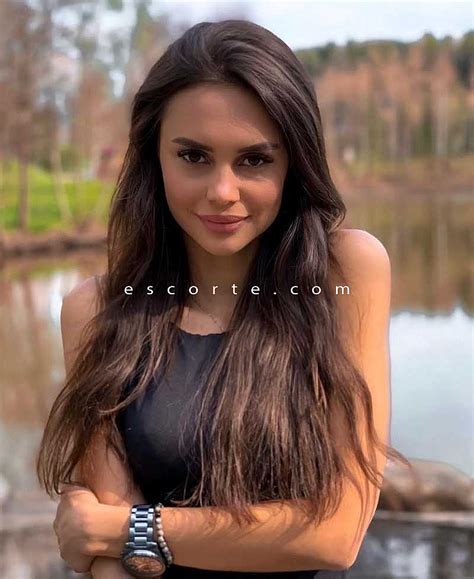 Girl Escort Masha En Paris Escorte