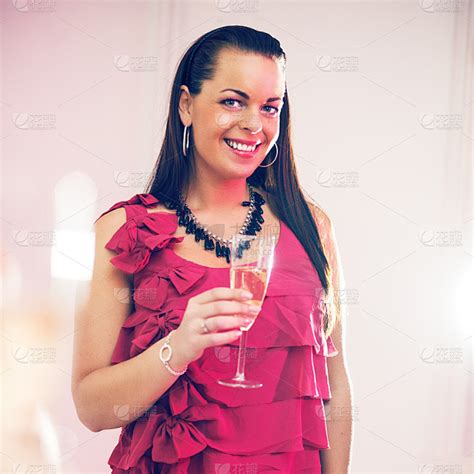 开香槟庆祝派对