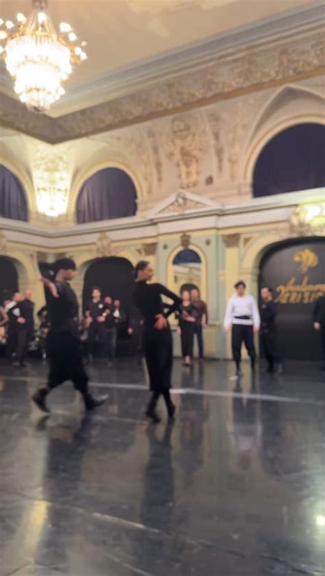 Ninatotiauri Dance Ninachkatotiauri • Instagram Photos And Videos