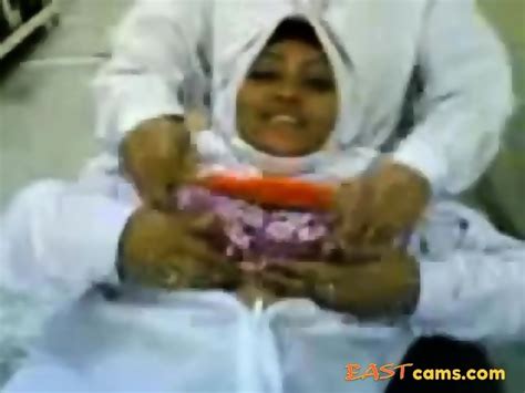 Malay Minah Tudung Hijab Tayang Tetek Dan Pepek