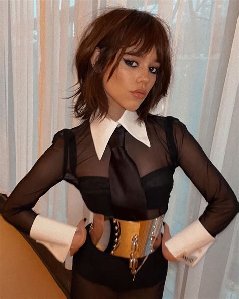 Jenna Ortega Sexy Collection нашлось 57 Фотo